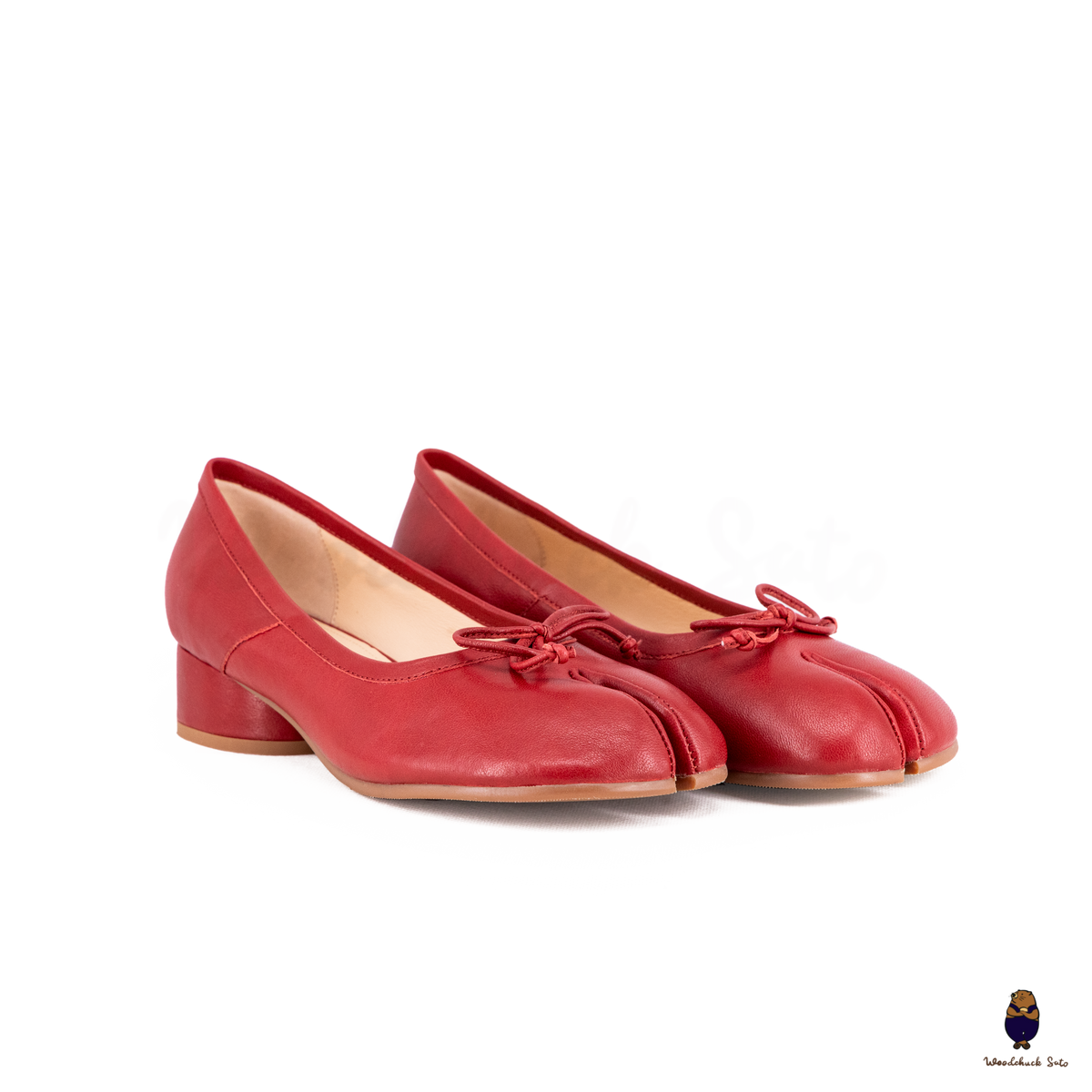 WoodchuckSato Japanese Red Cow Leather Tabi 3 cm Heel Pumps with Bow ...